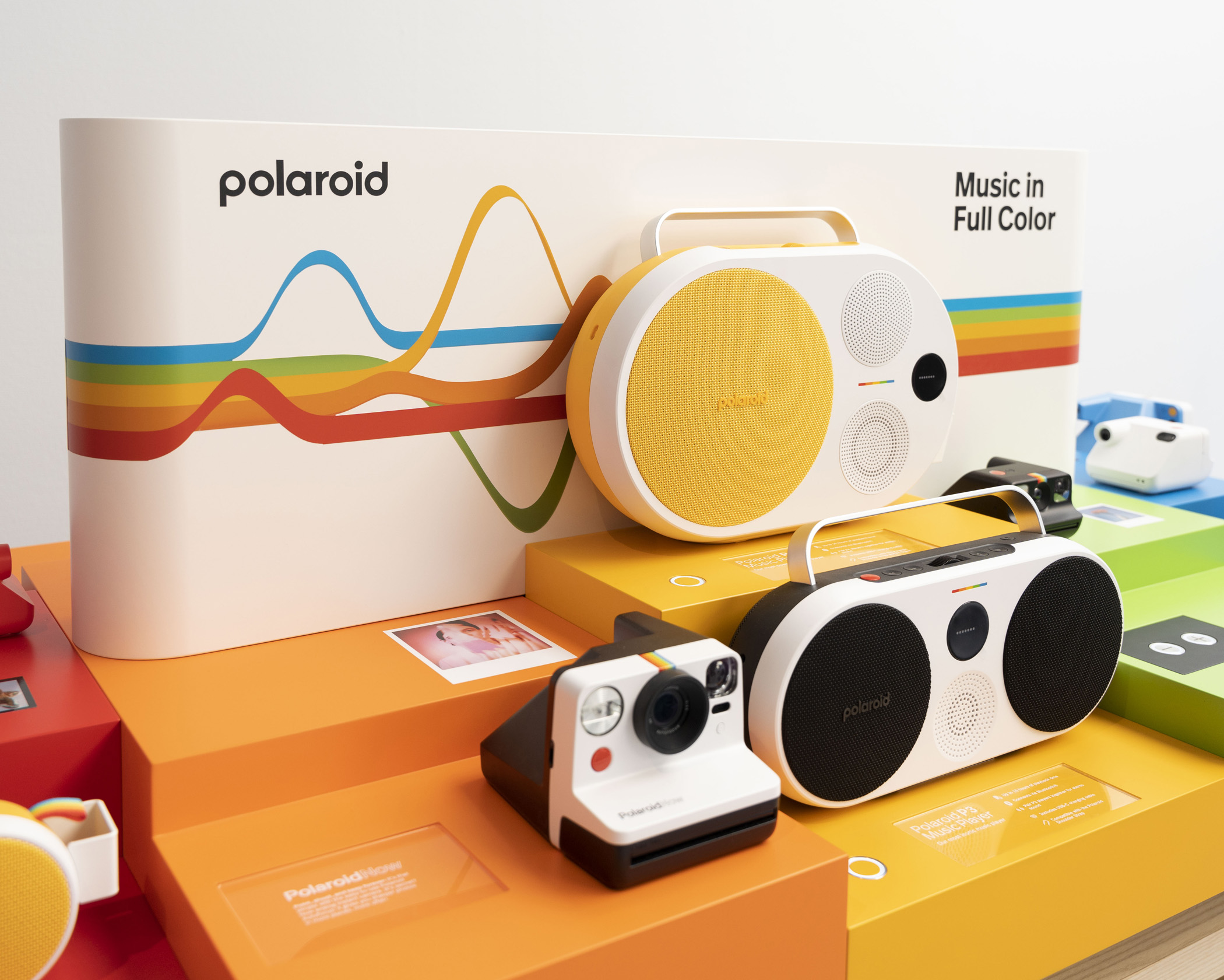 Behind the scenes: The making off Polaroid Music displays | Tchai